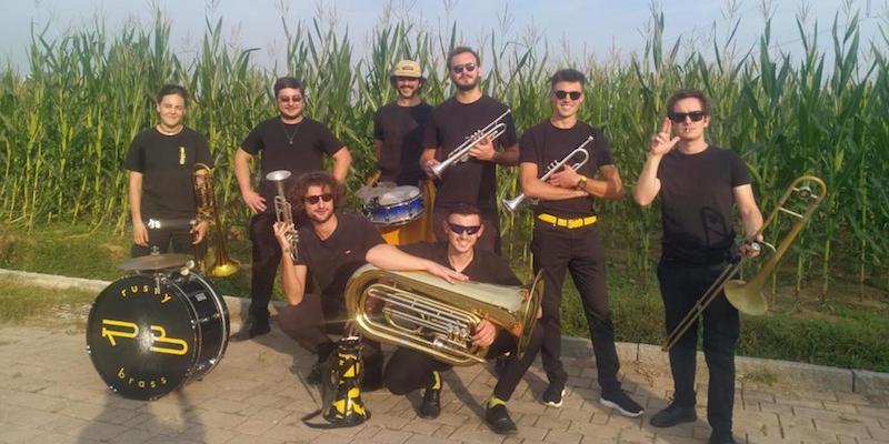 Osnago: la Rusty Brass Band fa ballare e diverte il paese - Merateonline