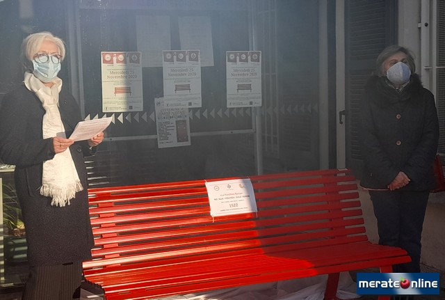 Olgiate: inaugurata la panchina rossa per le vittime di violenza - Merateonline